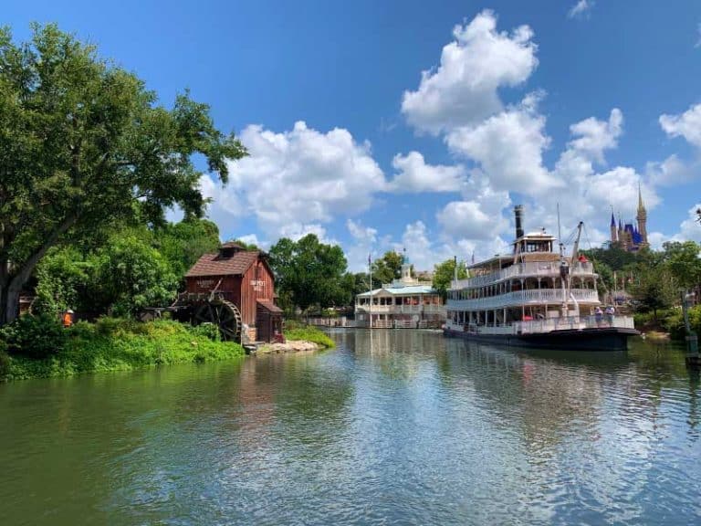 Walk Through America's History In Disney's Liberty Square - Military ...