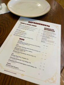 Liberty Tree Tavern and The Diamond Horseshoe in the Magic Kingdom ...