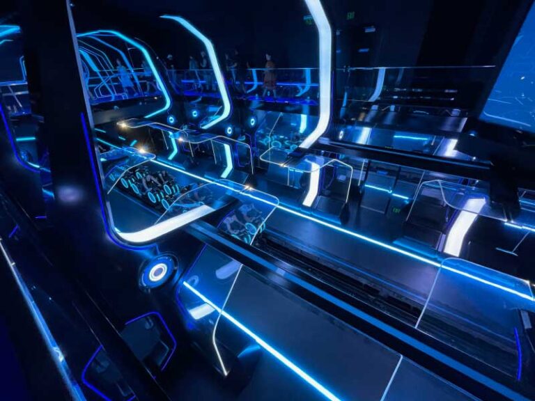 TRON Lightcycle / Run in WDW's Tomorrowland - Military Disney Tips