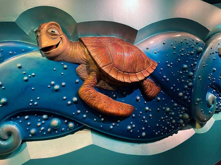 Turtle Talk with Crush at EPCOT's The Seas with Nemo & Friends Pavilion ...