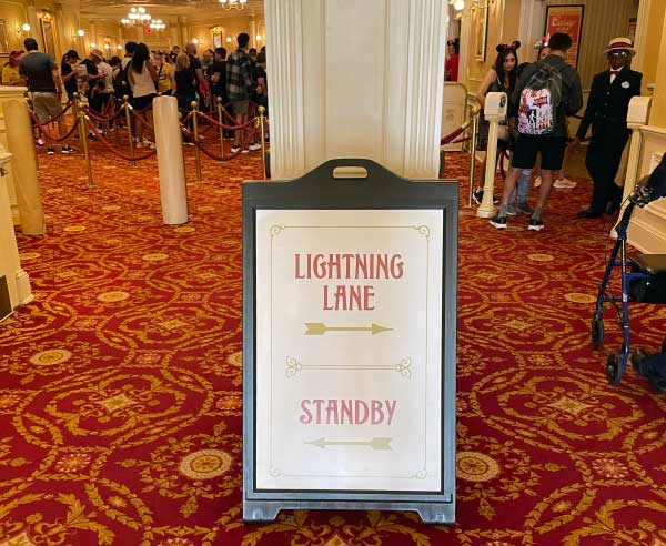 The Magic Kingdom's Town Square Theater - Military Disney Tips