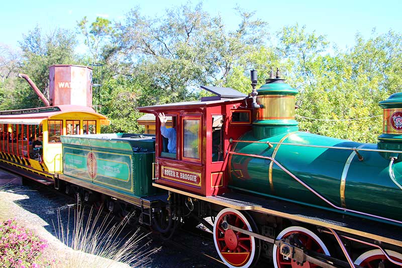 The Walt Disney World Railroad in the Magic Kingdom - Military Disney Tips