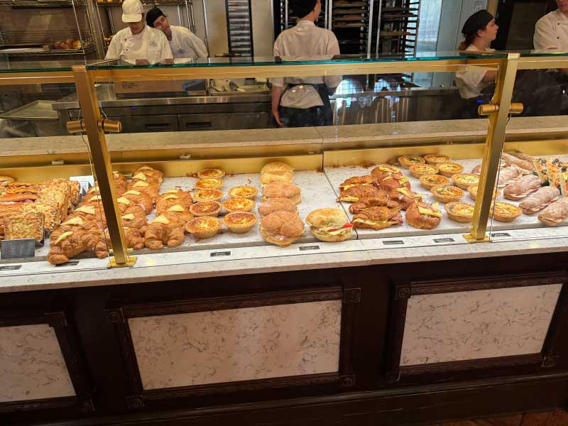 Les Halles Boulangerie & Patisserie in EPCOT's France - Military Disney Tips