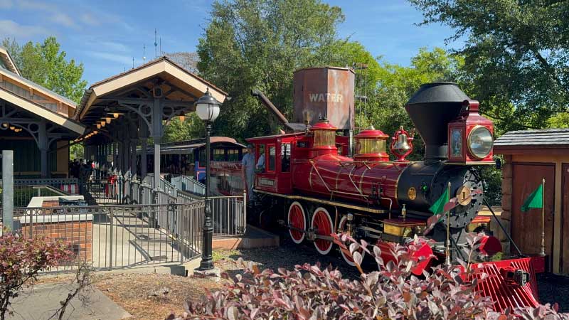 The Walt Disney World Railroad in the Magic Kingdom - Military Disney Tips
