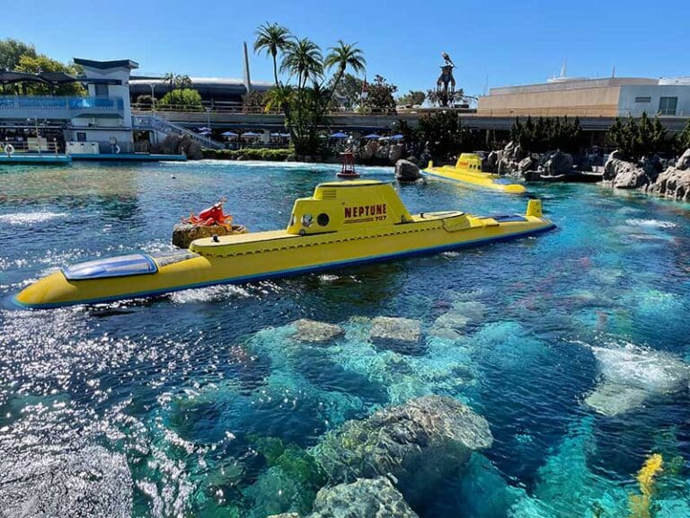 Finding Nemo Submarine Voyage at Disneyland Park - Military Disney Tips
